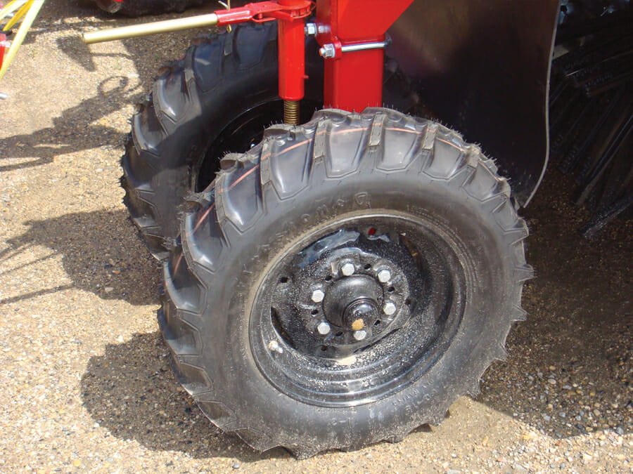 50 Series Sugar Beet Defoliators - Amity Technology